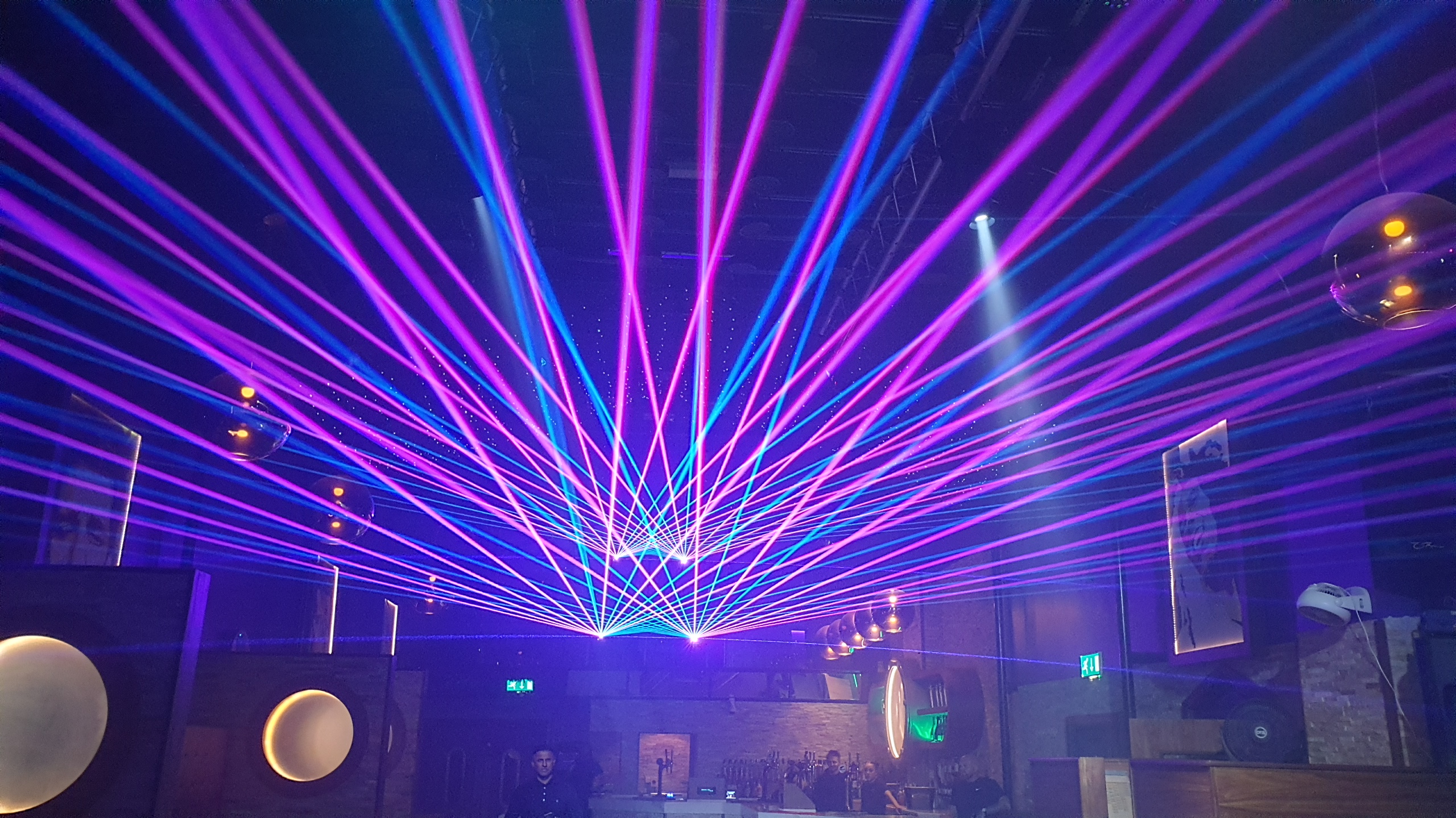Extras – Laser Show – Untold